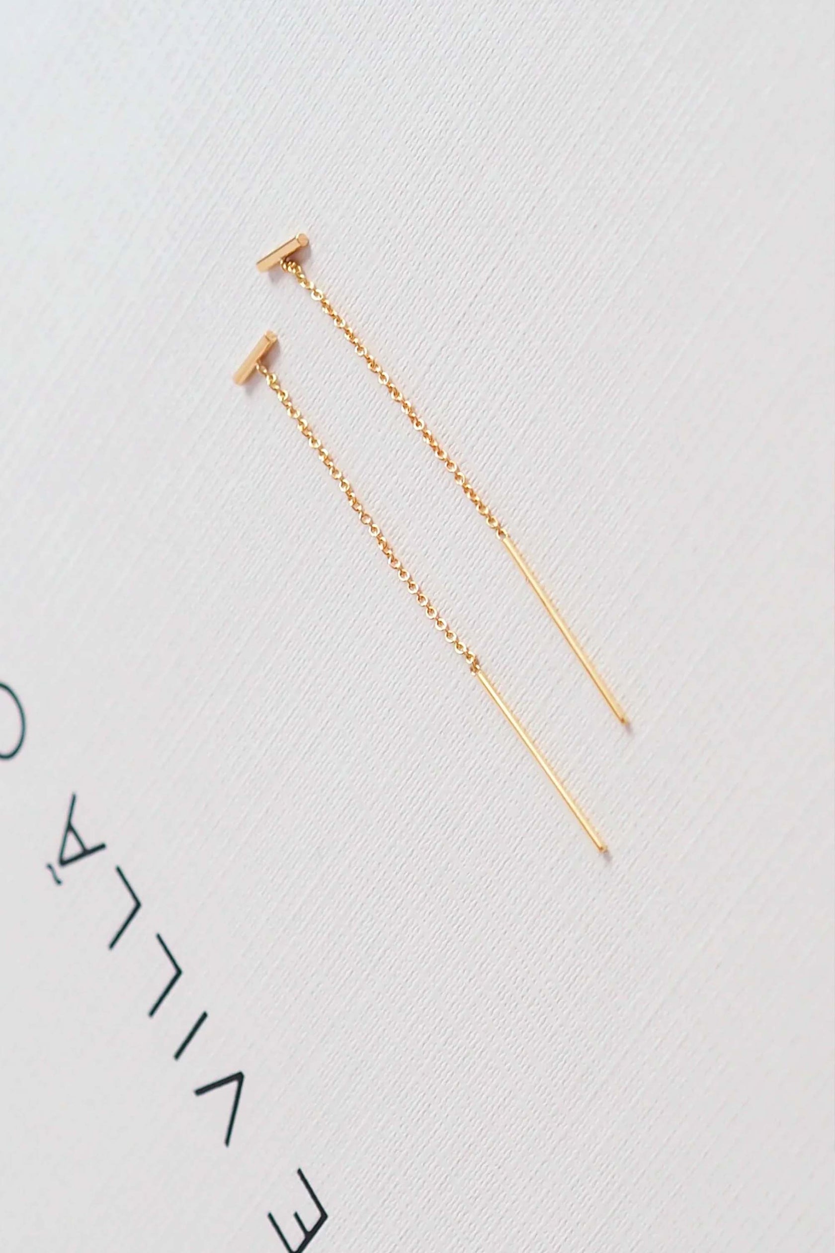 Golden Lining | Pendientes alargados de oro – The Villã Concept